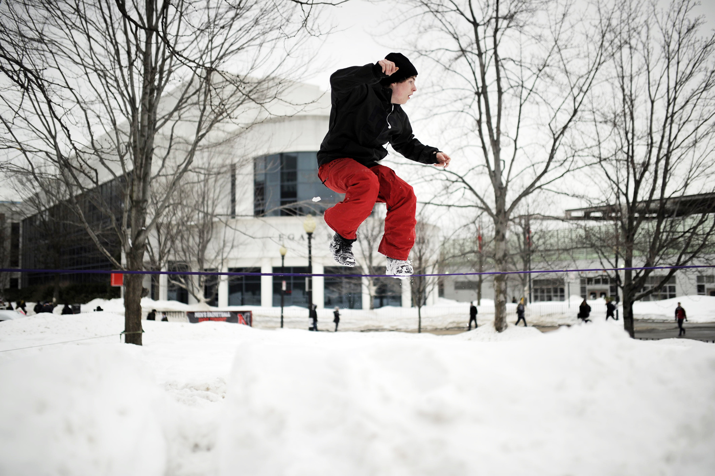 Snow slacklining - Northeastern Global News