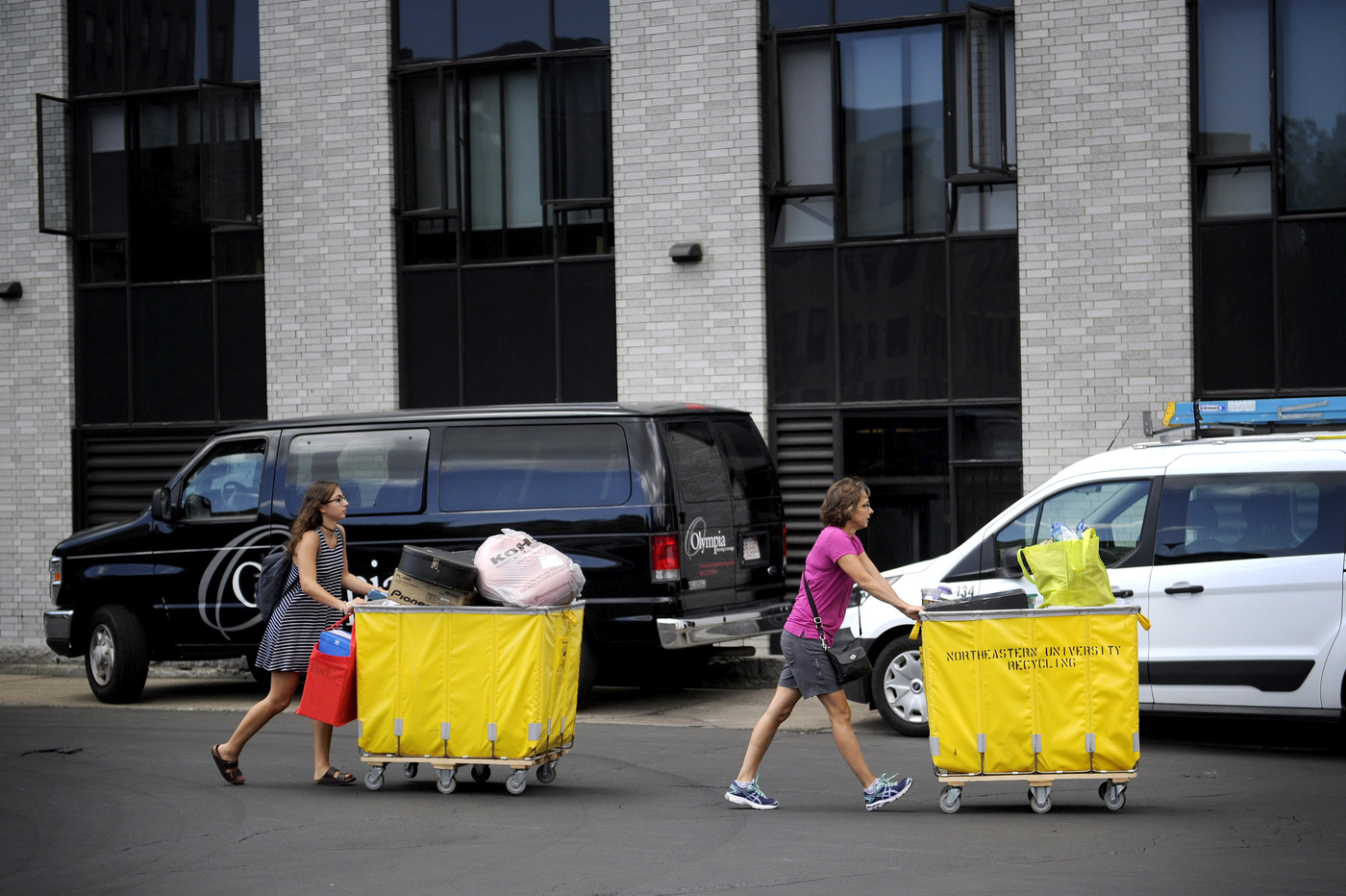 Faculty, staff parking restrictions during move-in weekend ...
