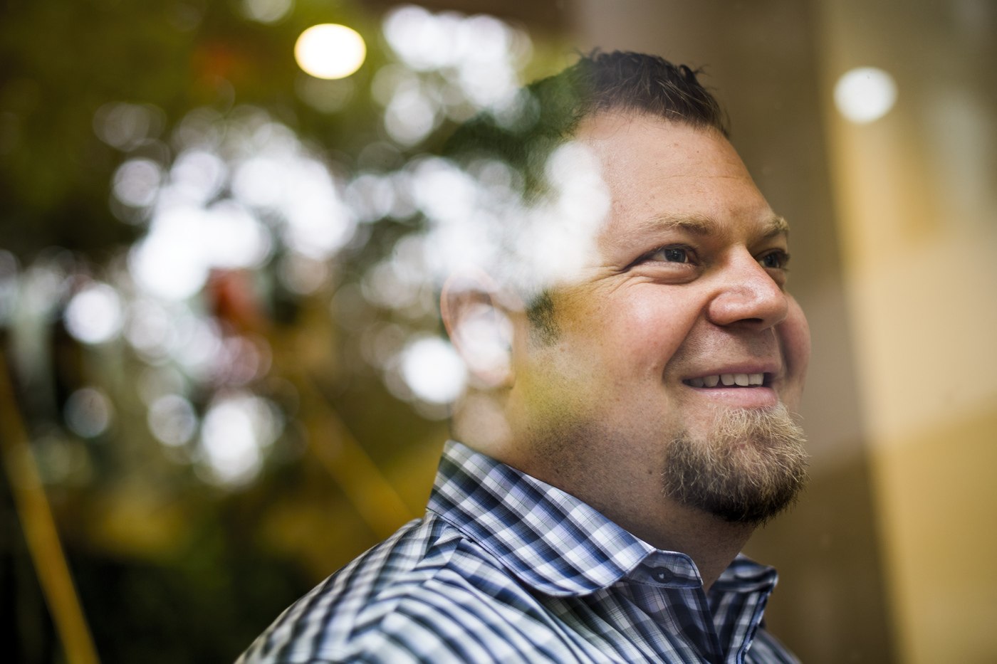 A cafe on wheels puts a whole new spin on Starbucks coffee - Northeastern Global News