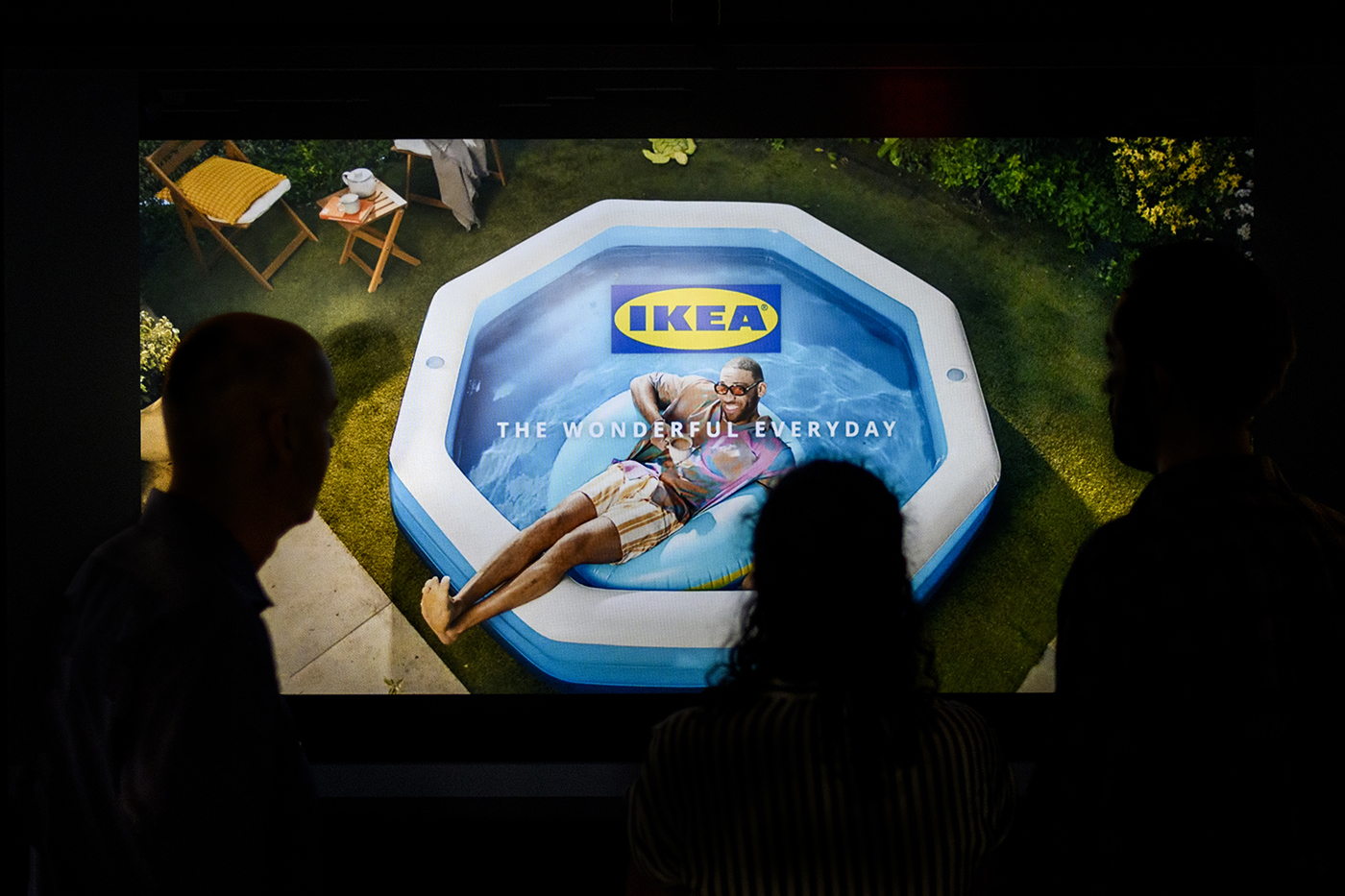 How Racial Diversity in TV Commercials Can Backfire