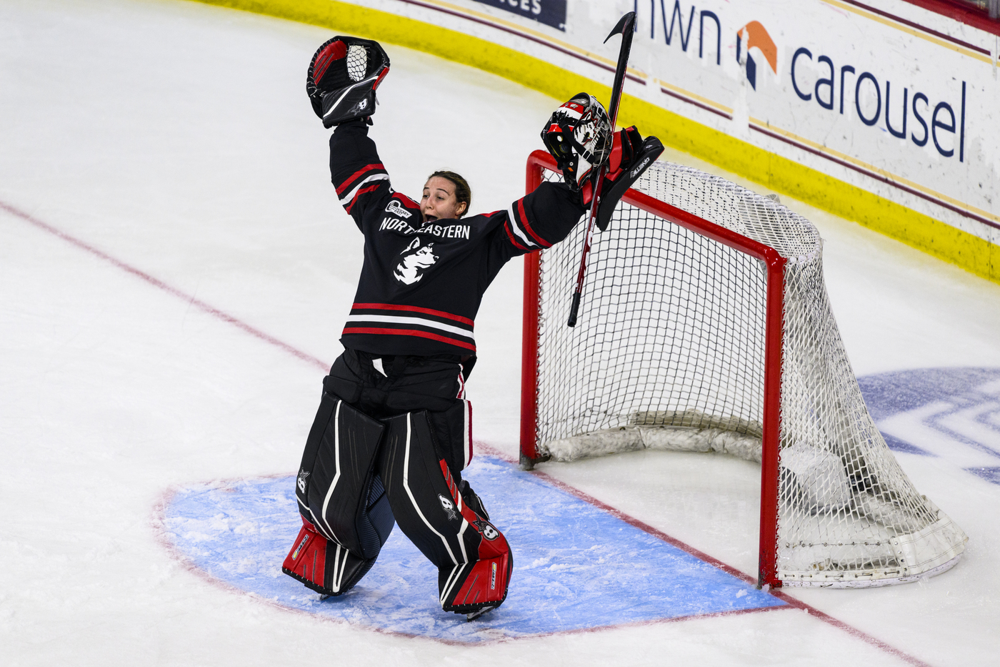 Defensive-minded Huskies chase elusive NCAA title with Gwyneth Philips ...