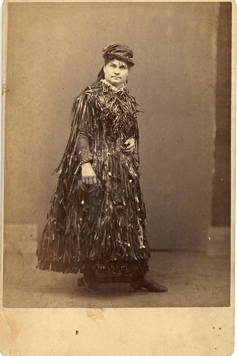 Art and History Merge in Seaweed Exhibit at Whaling Museum