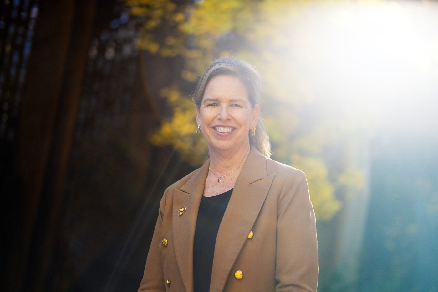 Mary Ludden went from waitress to the C-suite of a Fortune 500 company ...