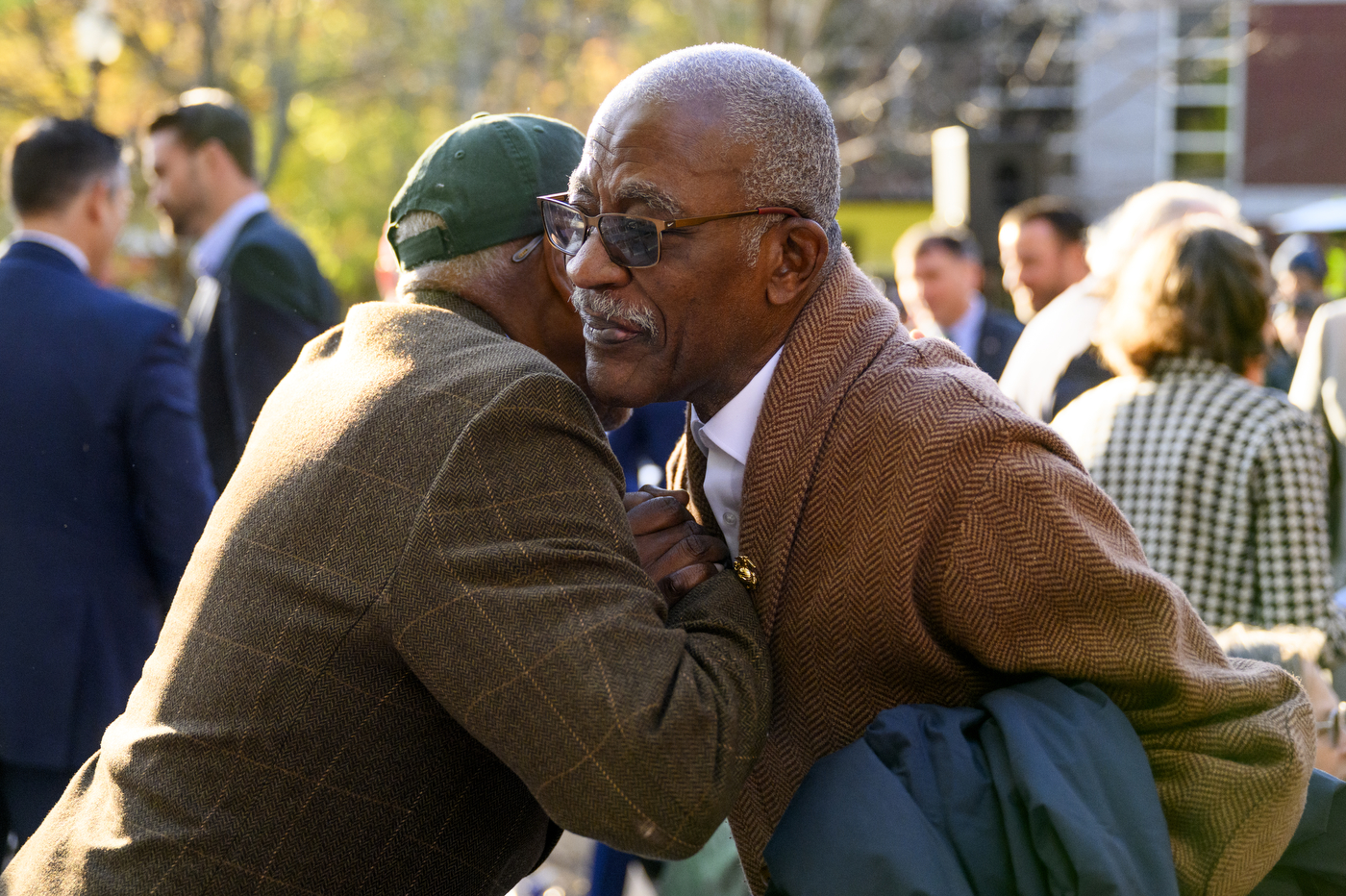 Photos: Honoring our veterans, Husky Day in Oakland and London graduate ...