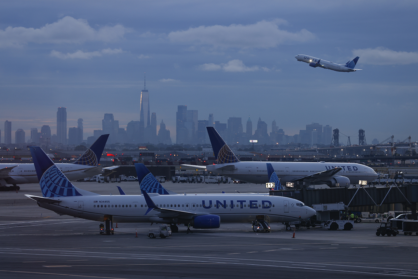 Newark Airport Outage Sparks Call for Tech Upgrades Like 6G