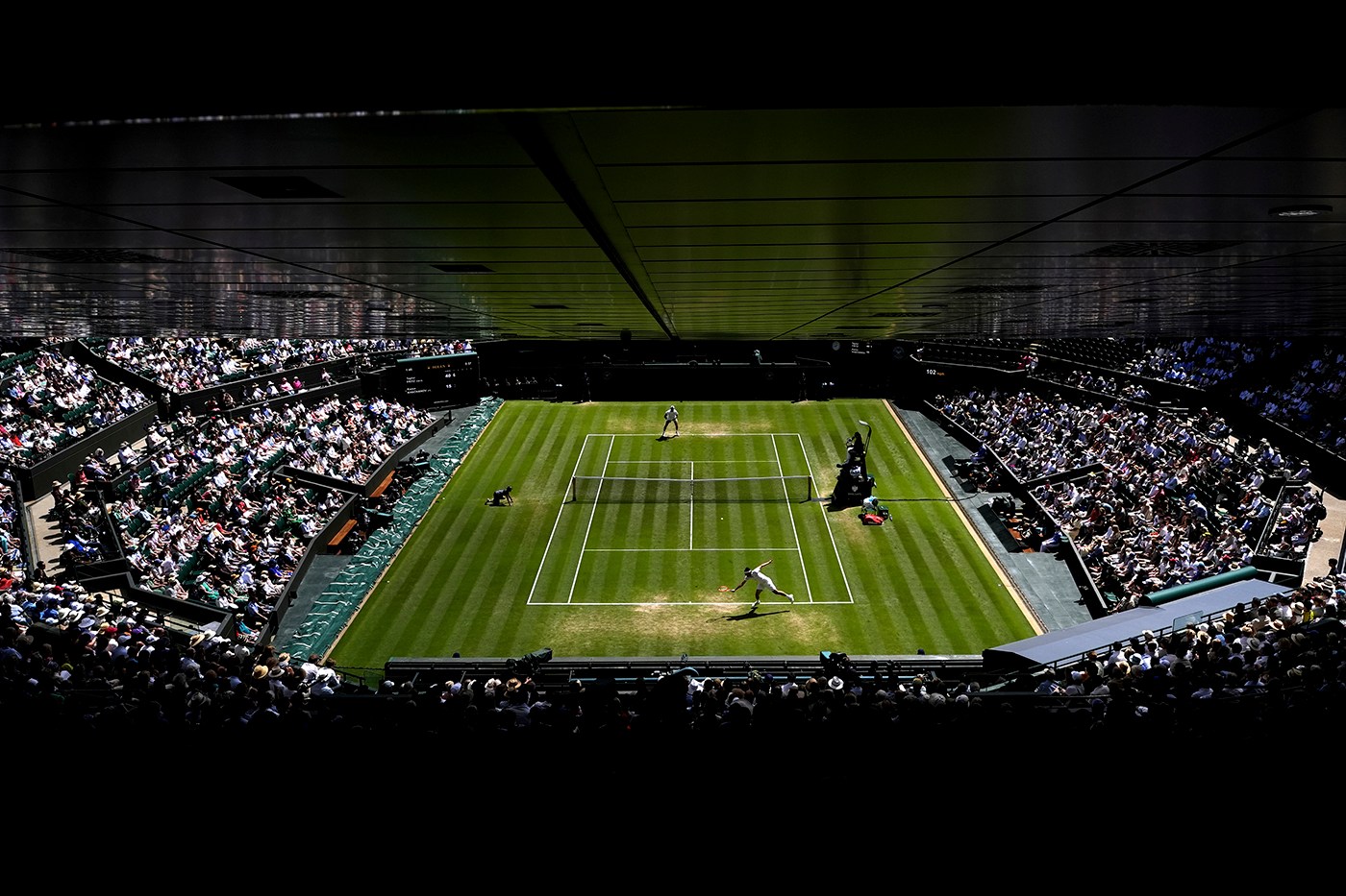 Grass vs. Clay Courts: How Physics Shapes Play at Wimbledon