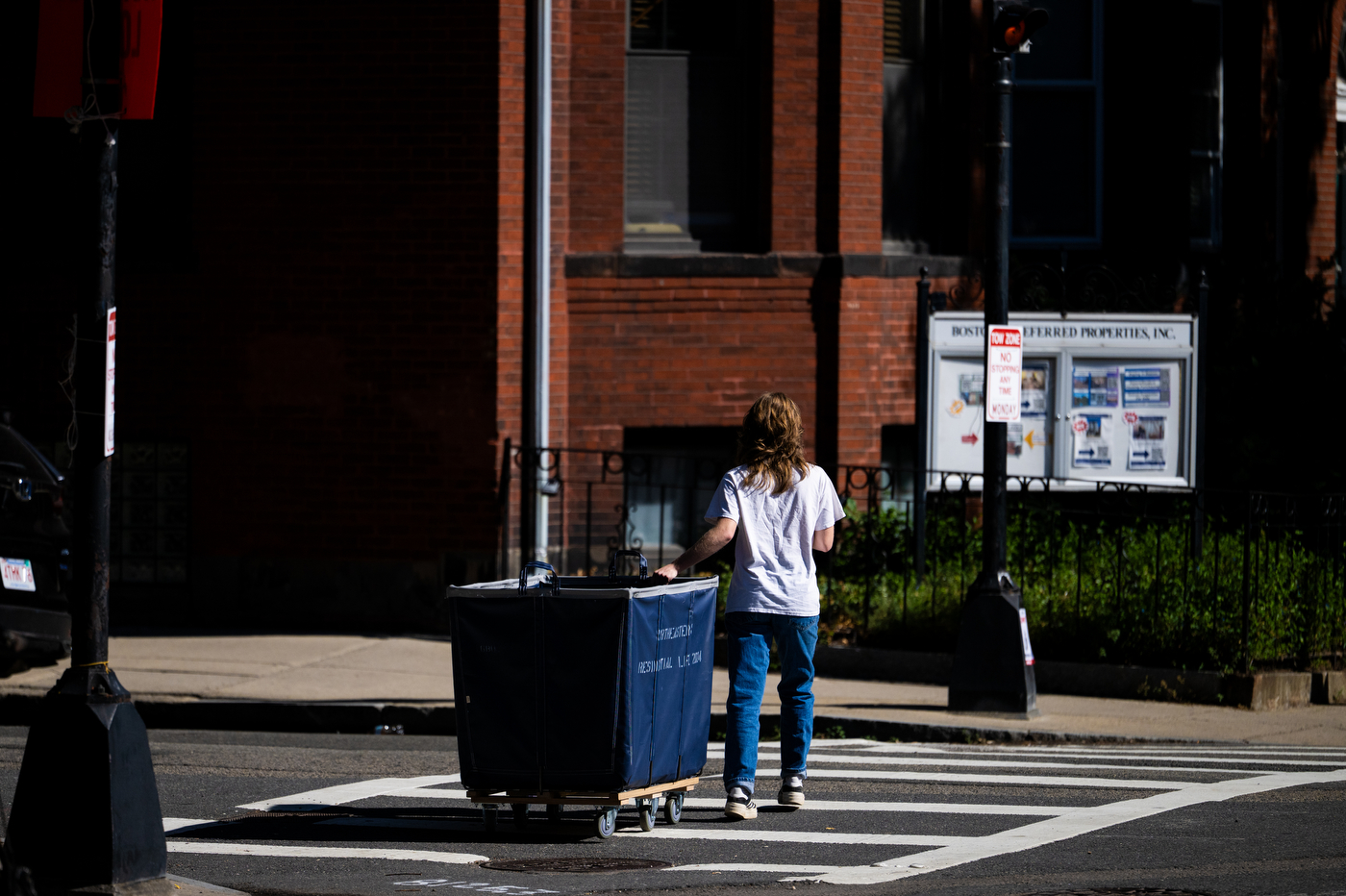 Northeastern Helps Students Move Into Off-Campus Housing